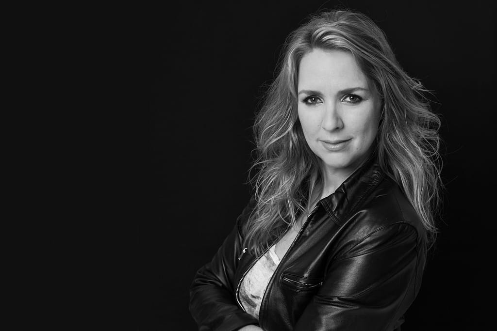 Dana | Artist Fanshop